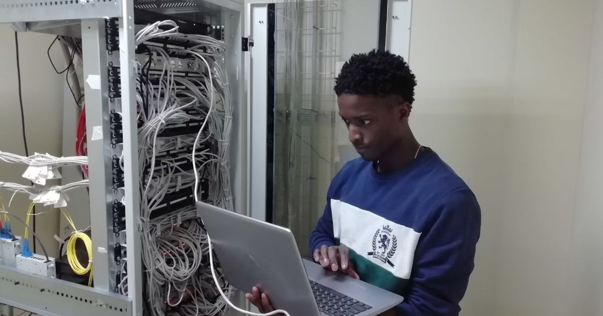 Effectively Managing Technology Refreshes While Minimizing Risks ...